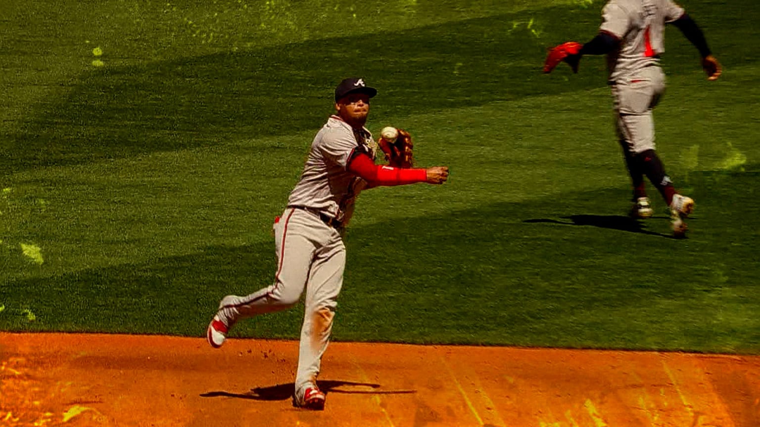 Daily Dash: Steer's stellar grab, Arcia's slick play | 05/02/2024 | MLB.com