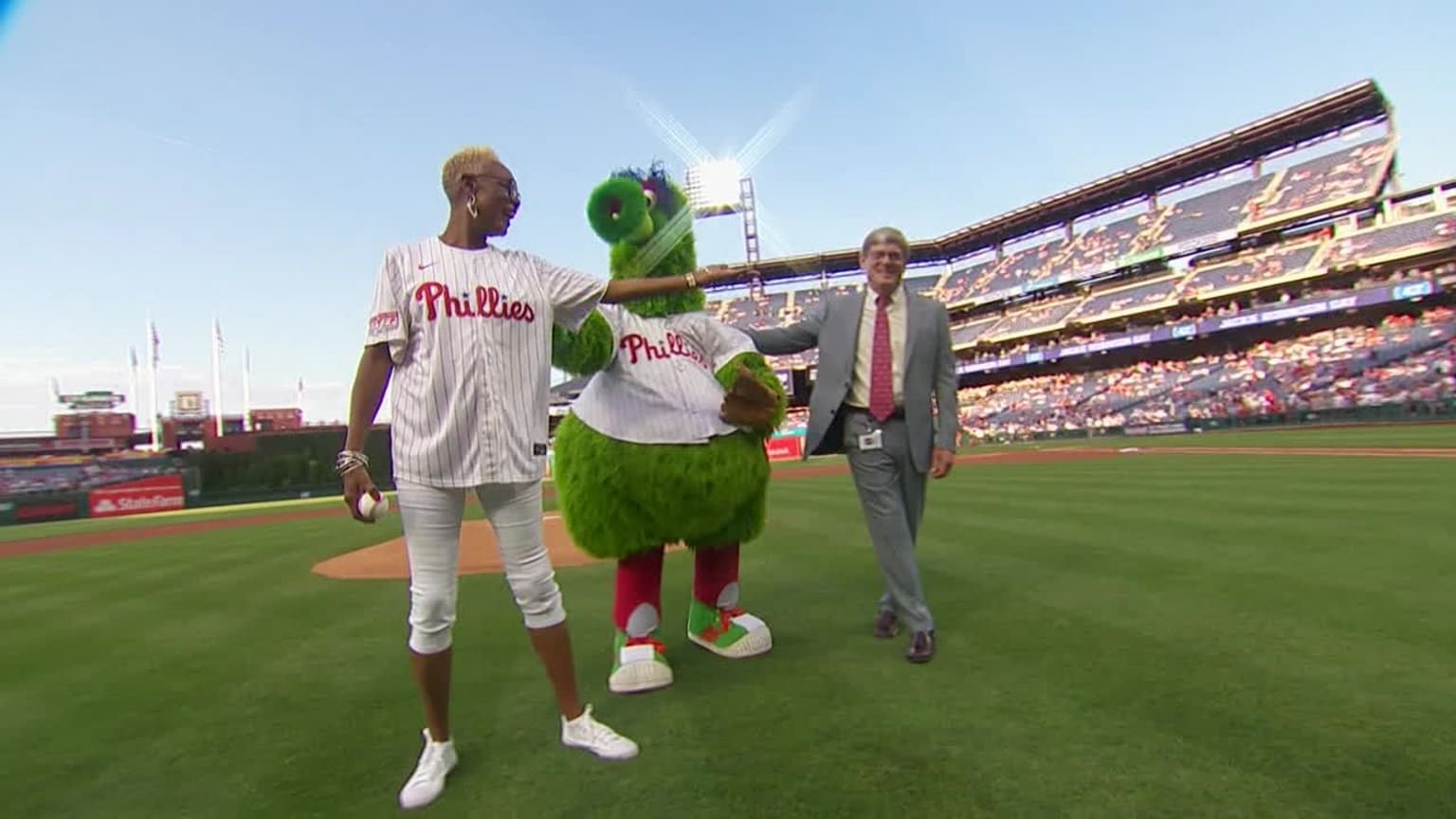 Gail Quarles tosses the first pitch in Philadelphia | 04/15/2024 ...