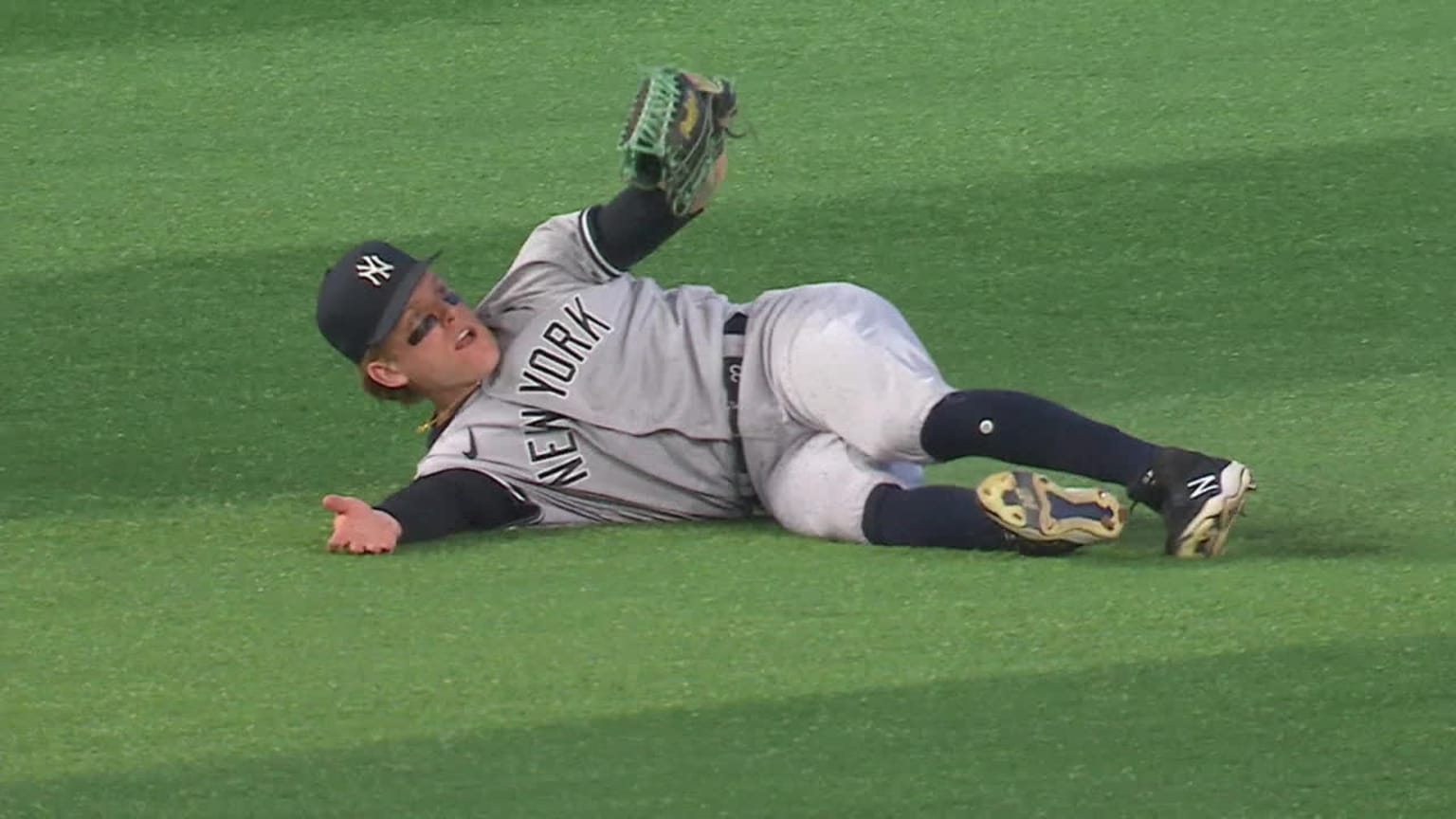 Harrison Bader makes a spectacular diving catch | 05/16/2023 | New York ...