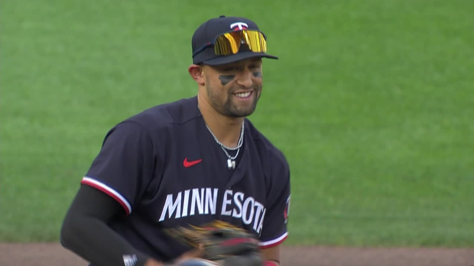 Royce Lewis turns a sweet double play in the 3rd | 06/03/2023 ...