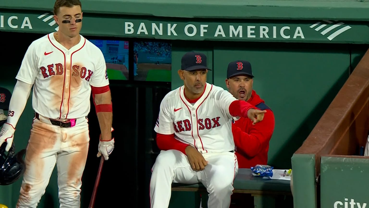 Connor Wong scores on disengagement violation | 08/19/2025 | Boston Red Sox