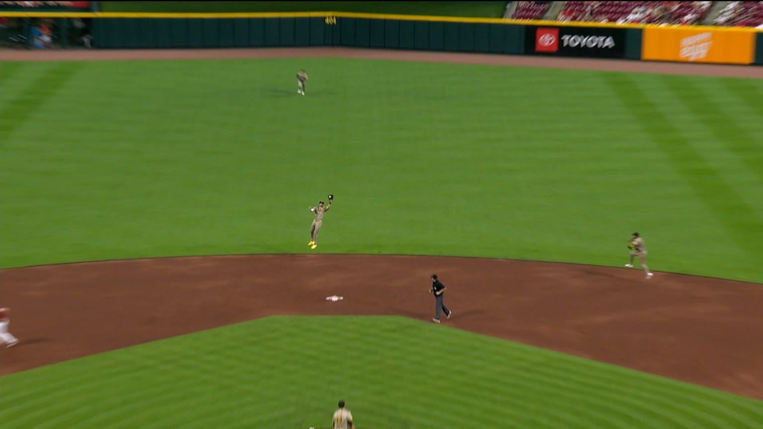 Tyler Wade's leaping catch | 05/22/2024 | San Diego Padres