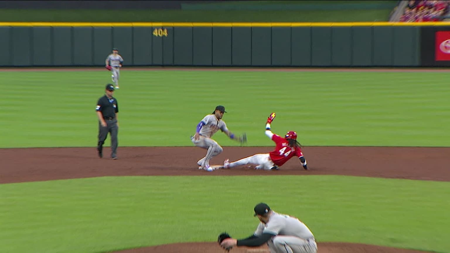 De La Cruz llega a 20 bases robadas esta temporada | 08/05/2024 | Los Reds de Cincinnati