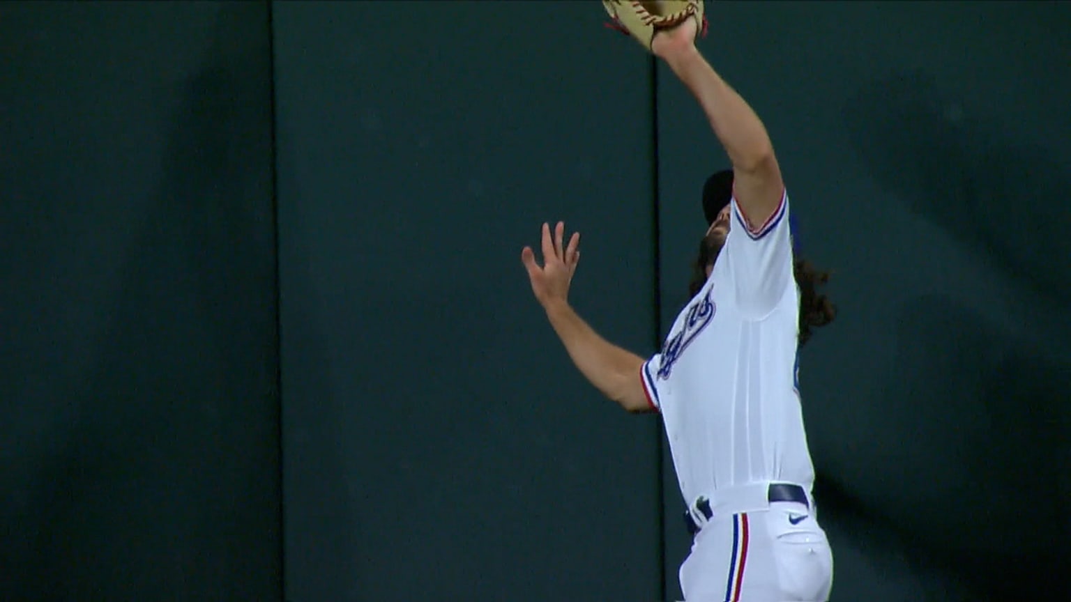 Josh H. Smith's jumping catch | 09/21/2022 | Texas Rangers
