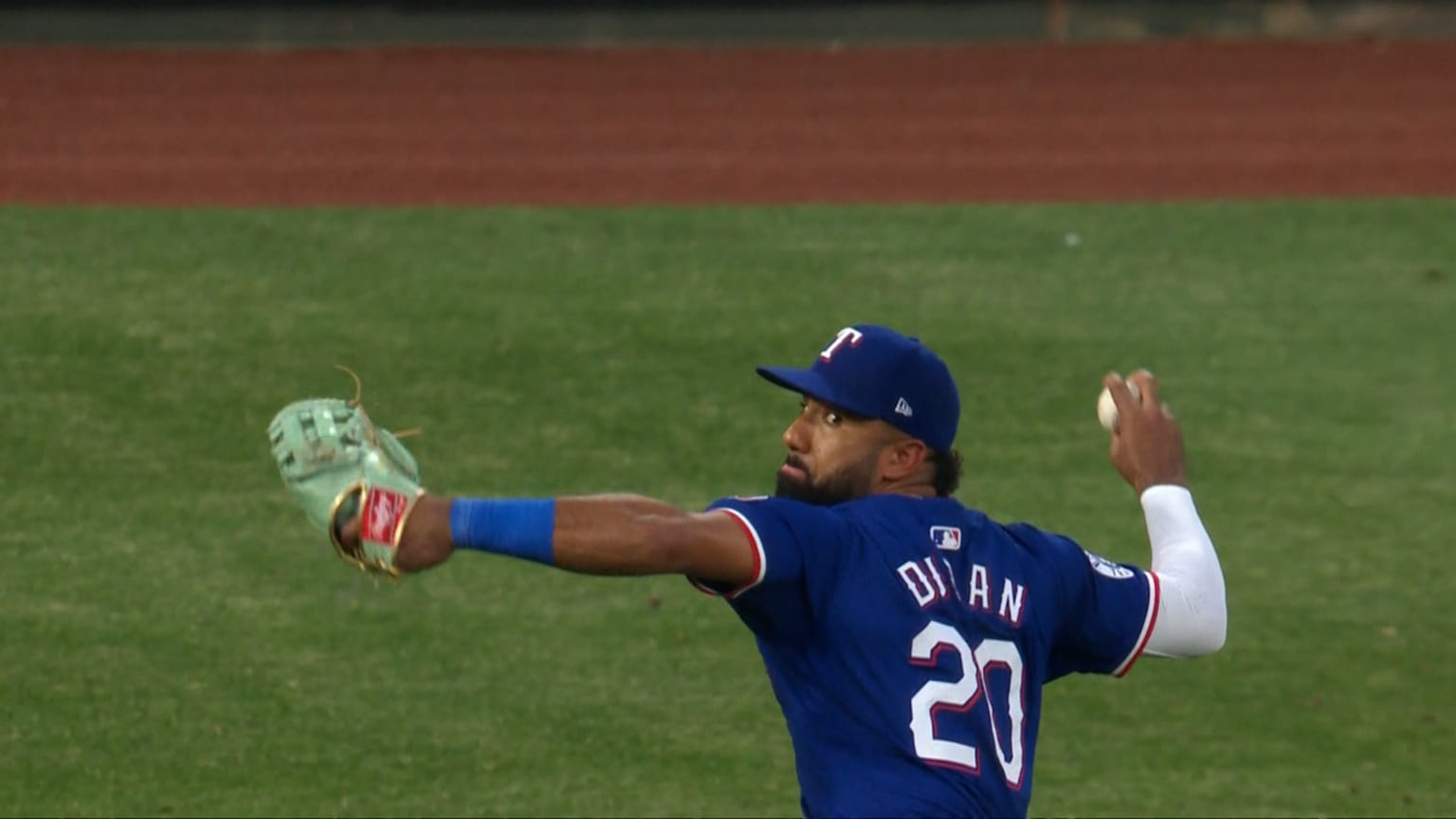 Ezequiel Duran makes a great throw home | 05/21/2024 | Texas Rangers
