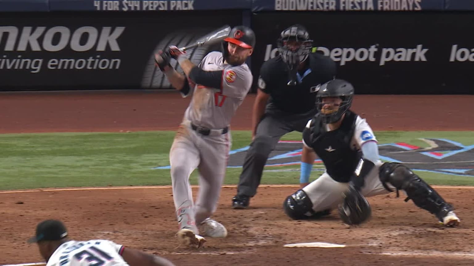 Colton Cowser despeja las bases y empata el juego | 24/07/2024 | Los ...