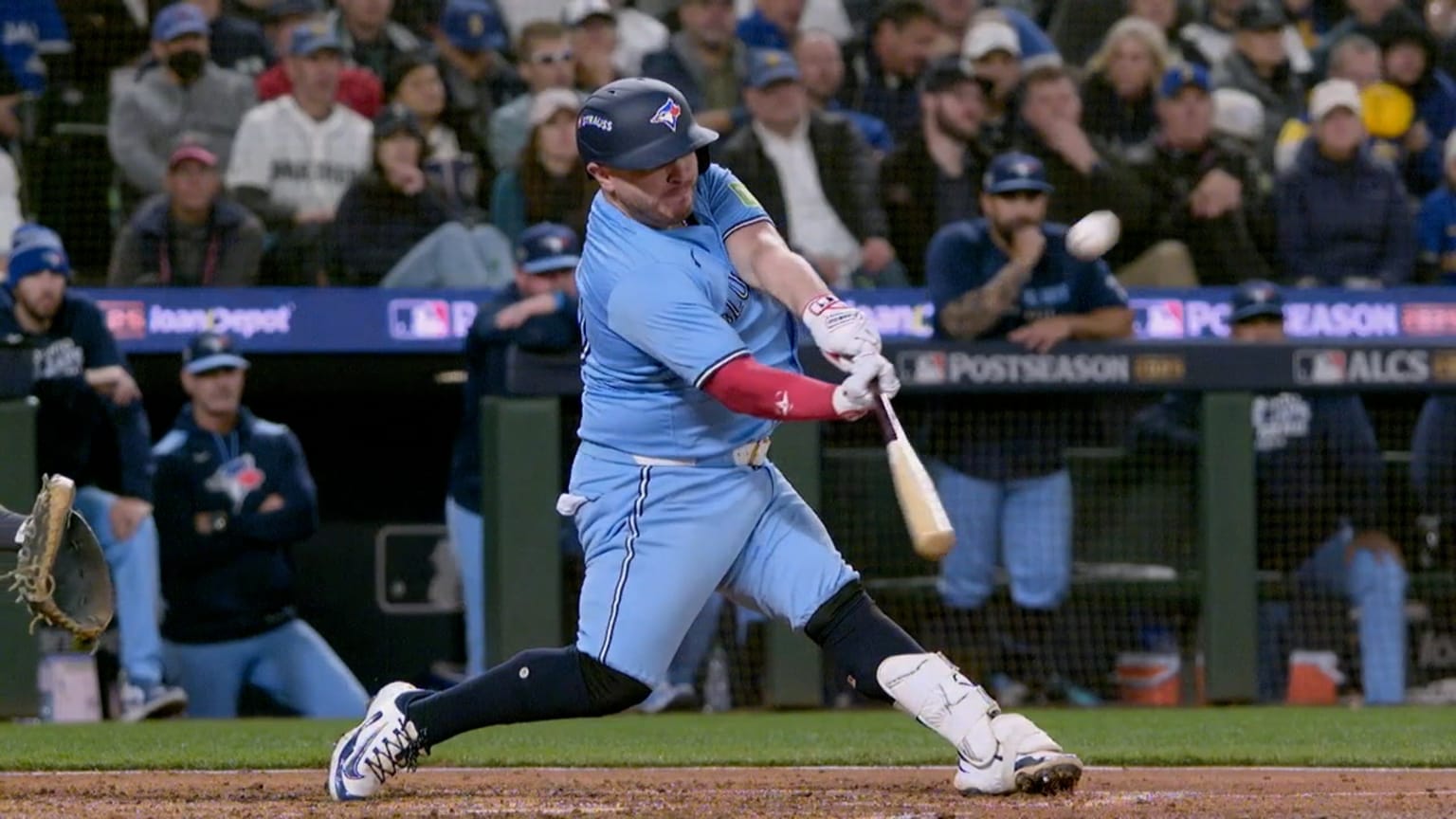 MLB India Call: Alejandro Kirk's three-run home run | 10/15/2025 | MLB.com