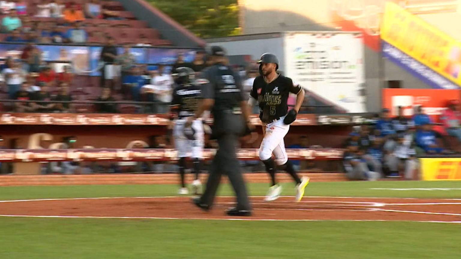 Luis Liberato anota la del empate a 1 tras wild pitch | 27/11/2022 ...