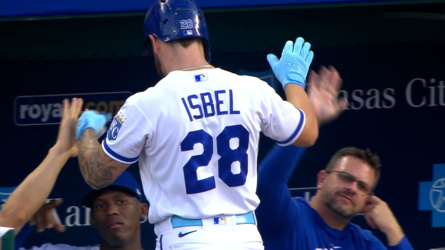 Kyle Isbel lifts a sacrifice fly in the 2nd inning | 08/16/2023 ...
