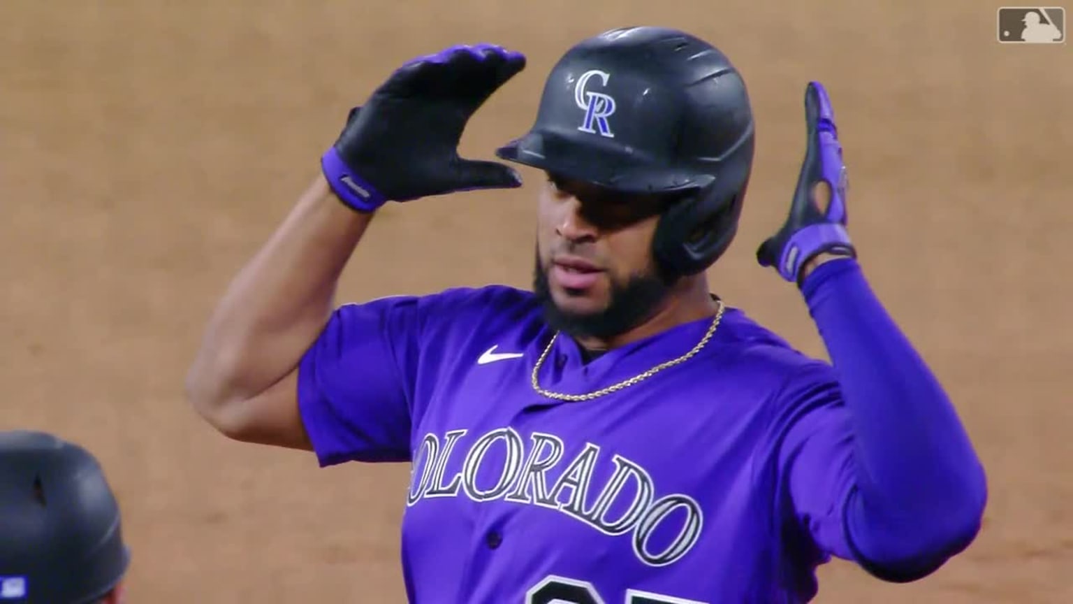 Elias Díaz smacks an RBI single to right field | 05/02/2023 | Colorado ...