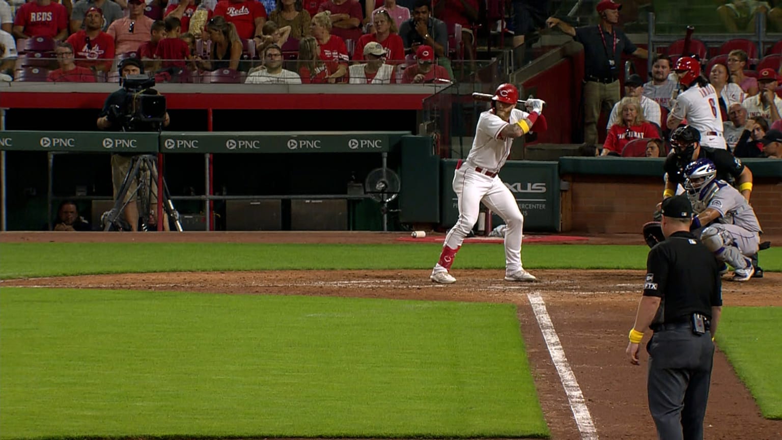 Jake Fraley ties the game 2-2 with solo home run | 09/02/2022 ...