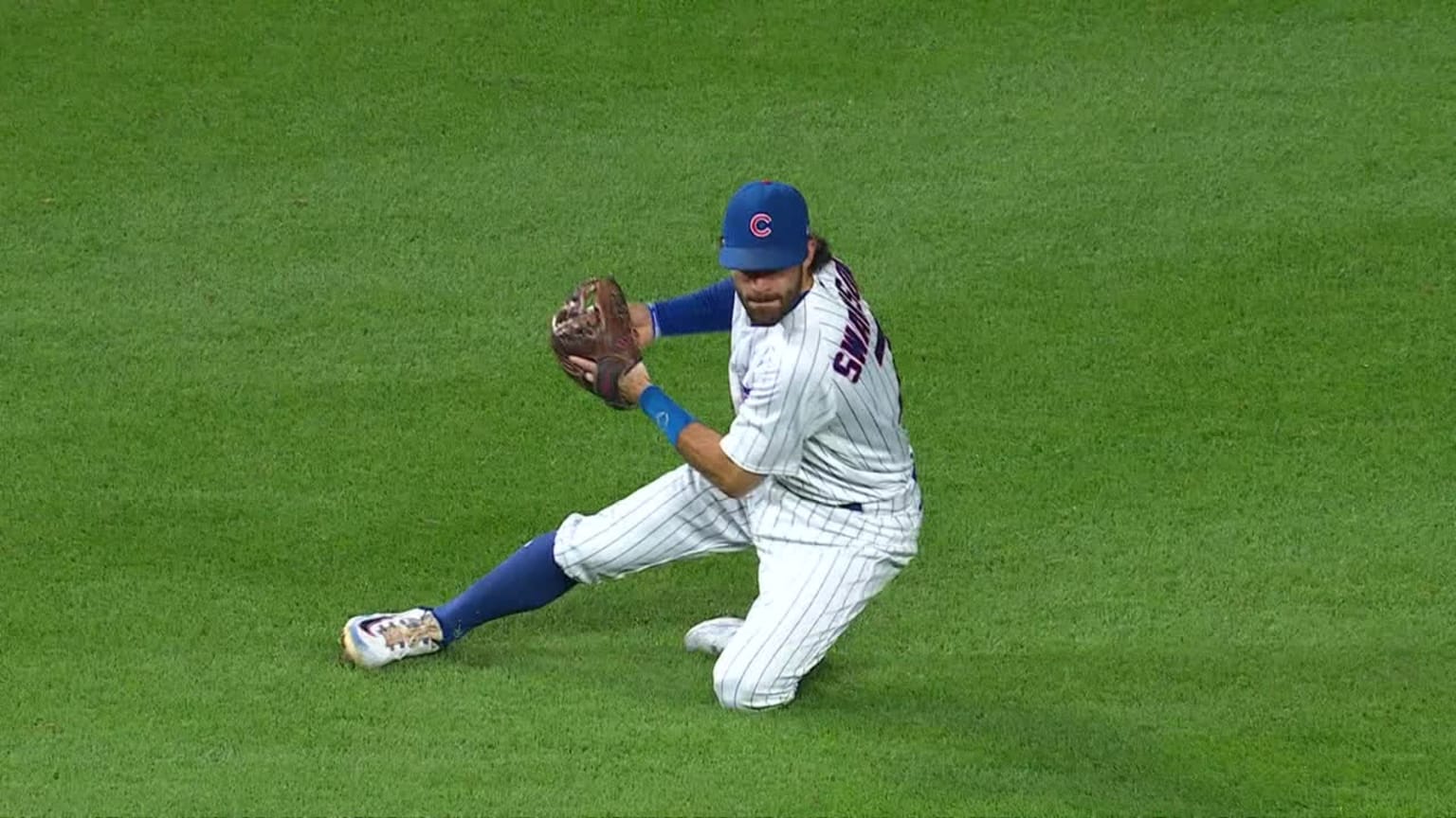 Dansby Swanson makes a great sliding pick at short | 09/20/2023 ...