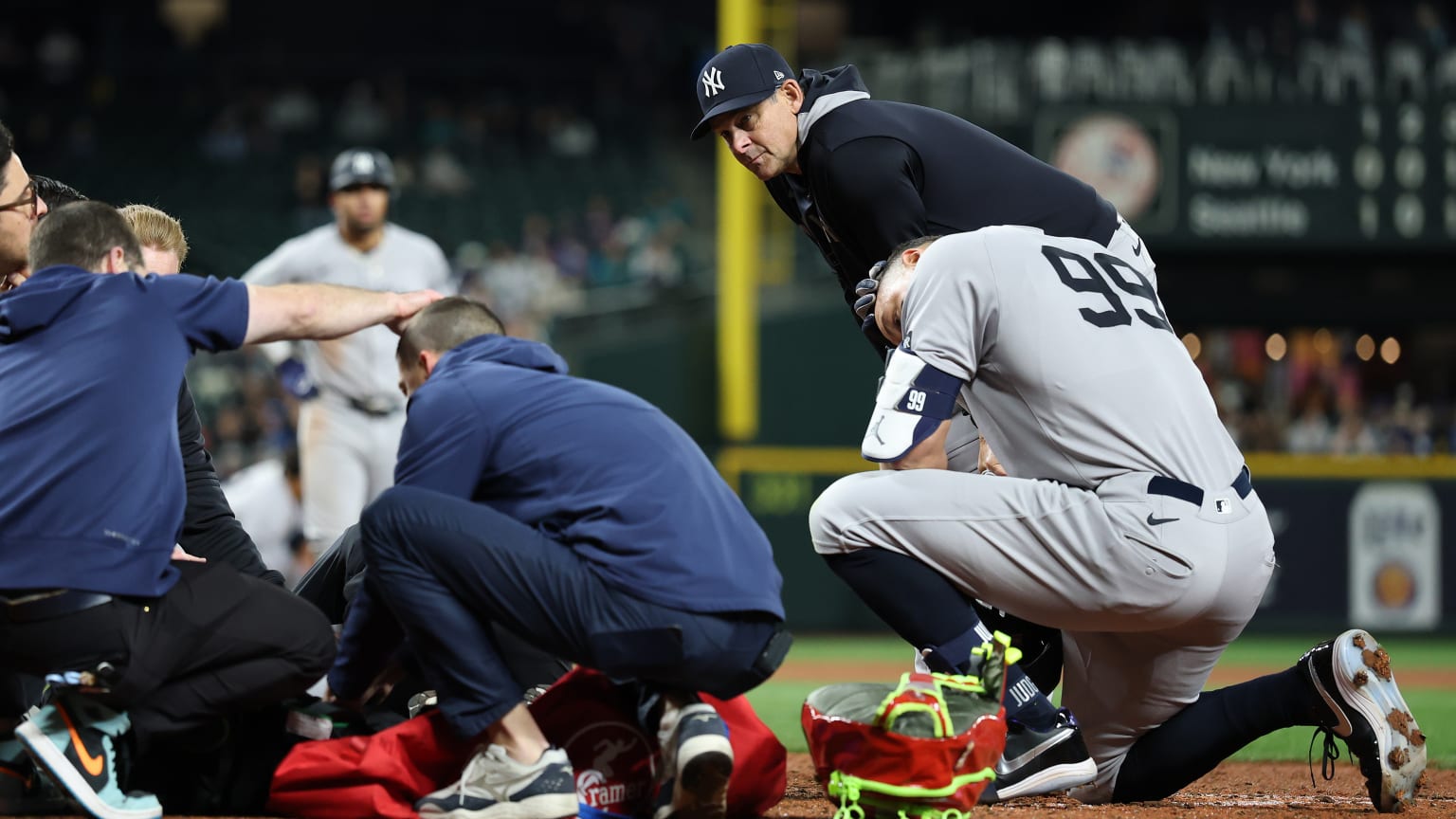Oswaldo Cabrera exits the game with ankle injury | 05/12/2025 | New York Yankees