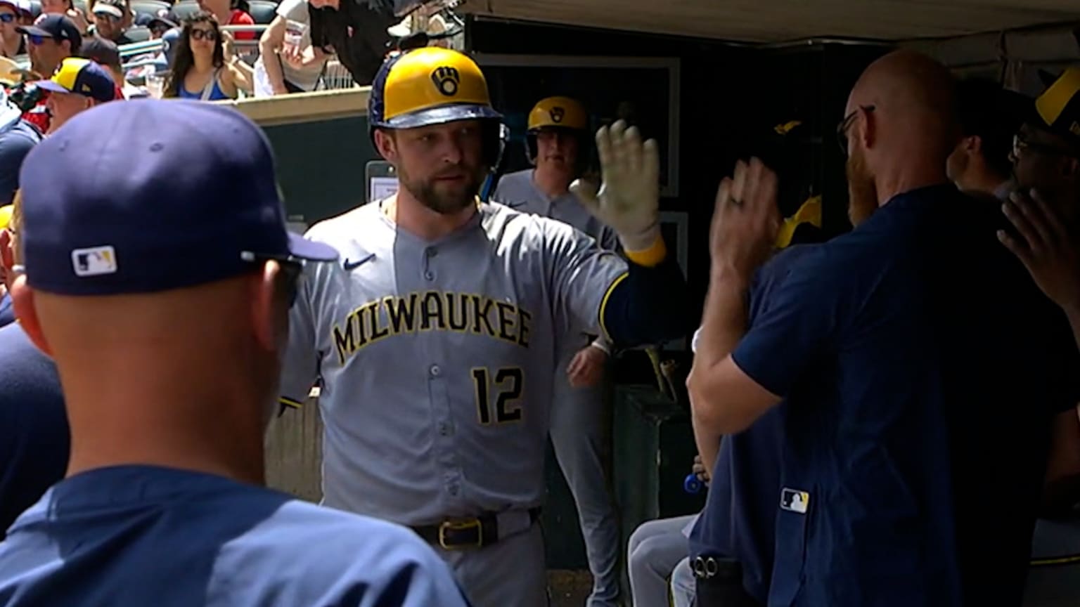 Jackson Chourio scores on Rhys Hoskins' sac fly | 06/22/2025 | MLB.com