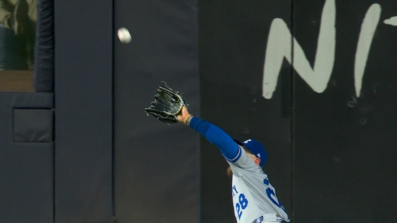 Kyle Isbel's diving catch | 04/16/2025 | Kansas City Royals