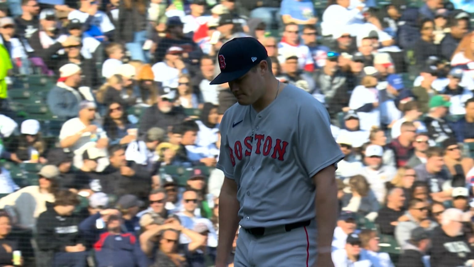 Richard Fitts exits with an injury in the 6th inning | 04/12/2025 | MLB.com