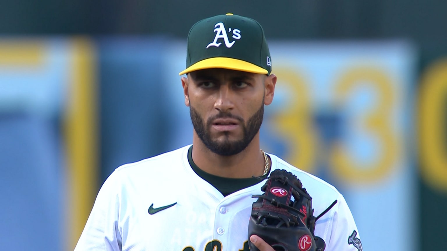 Abraham Toro's long-range throw from third | 06/21/2024 | Athletics