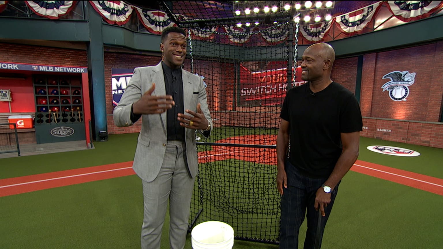 Reynolds and Maybin demo switching hitting techniques | 09/13/2023 ...