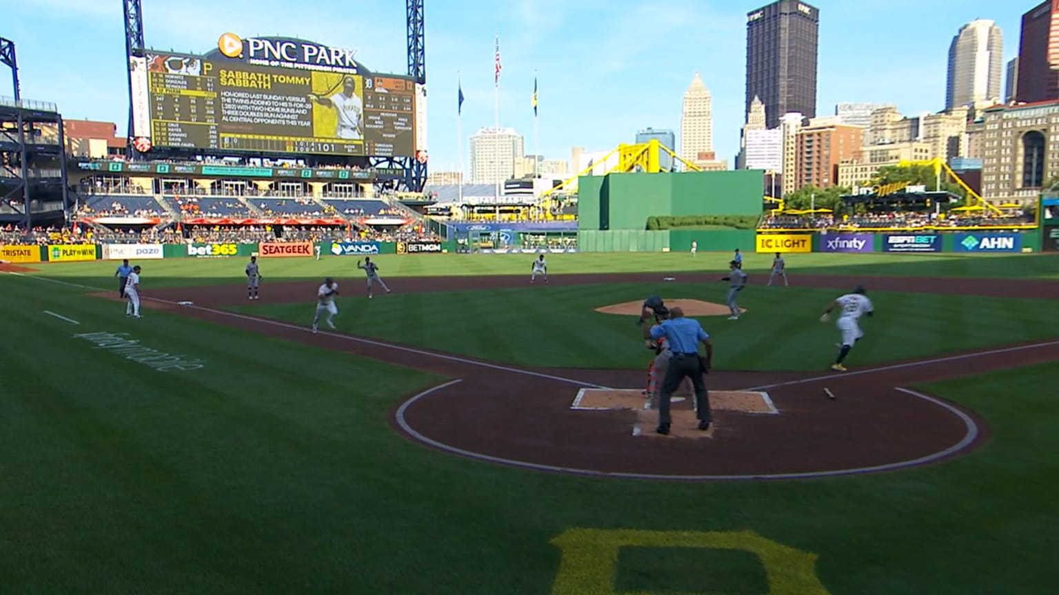 Javier Báez retira a Spencer Horwitz en el plato | 22/07/2025 ...