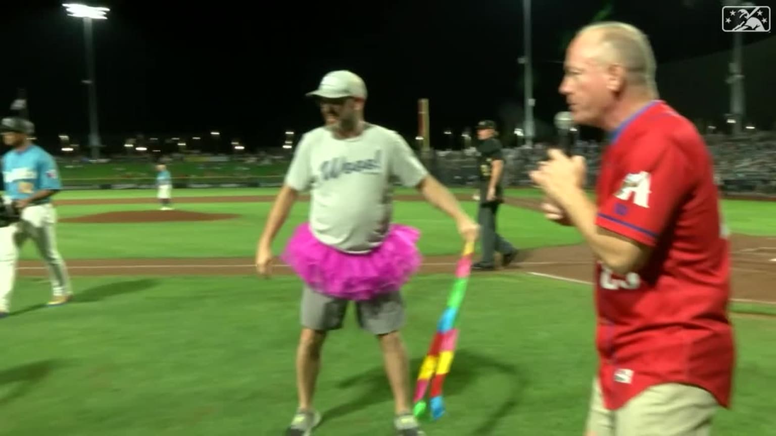 Dads compete in dance competition | 09/28/2023 | MLB.com