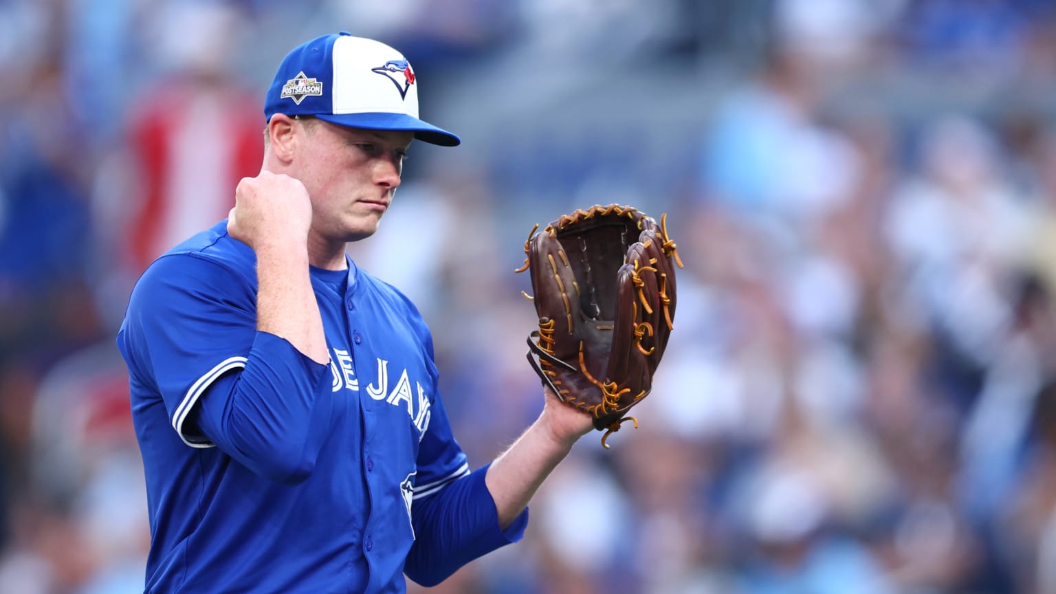 Louis Varland leaves bases loaded with clutch K | 10/04/2025 | MLB.com