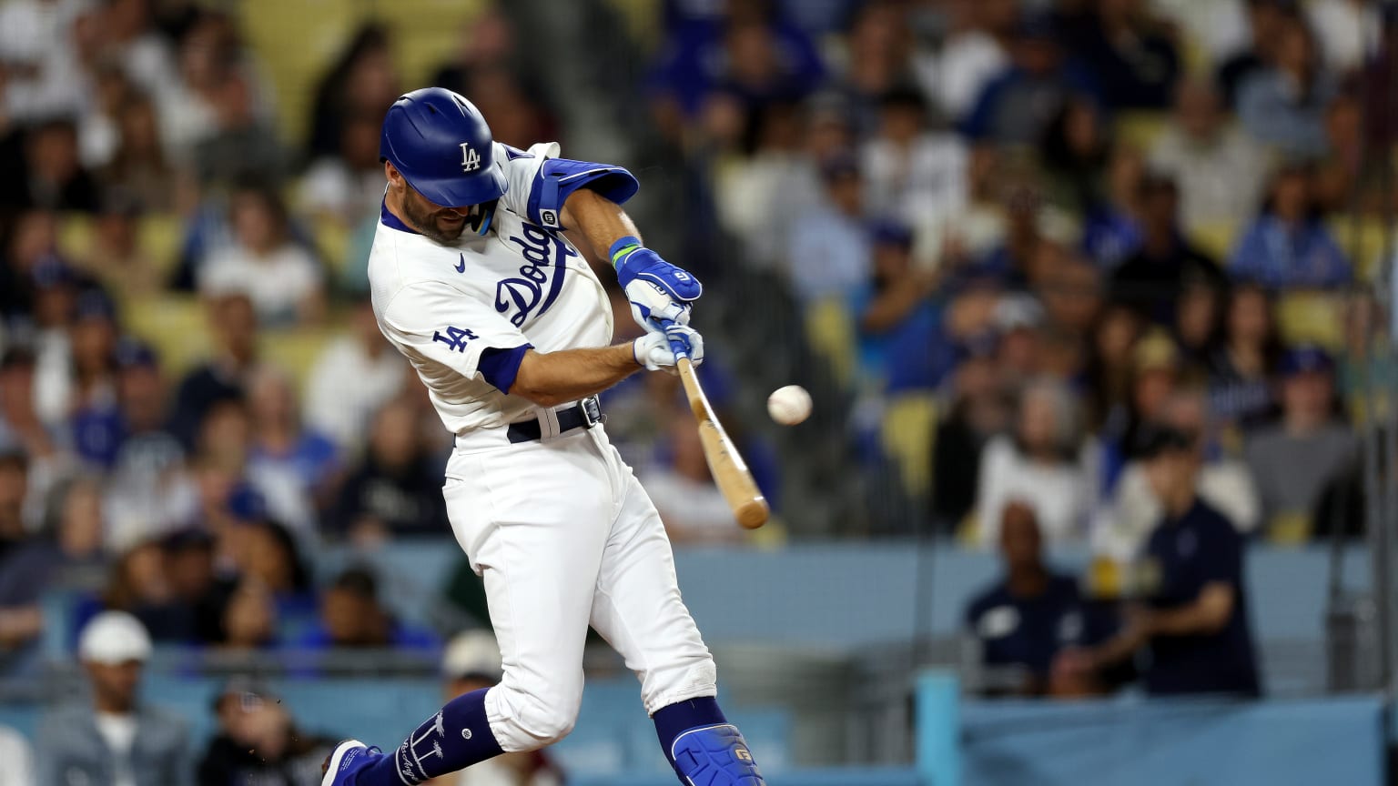 Chris Taylor picks up RBI single on his birthday | 08/29/2024 | Los ...