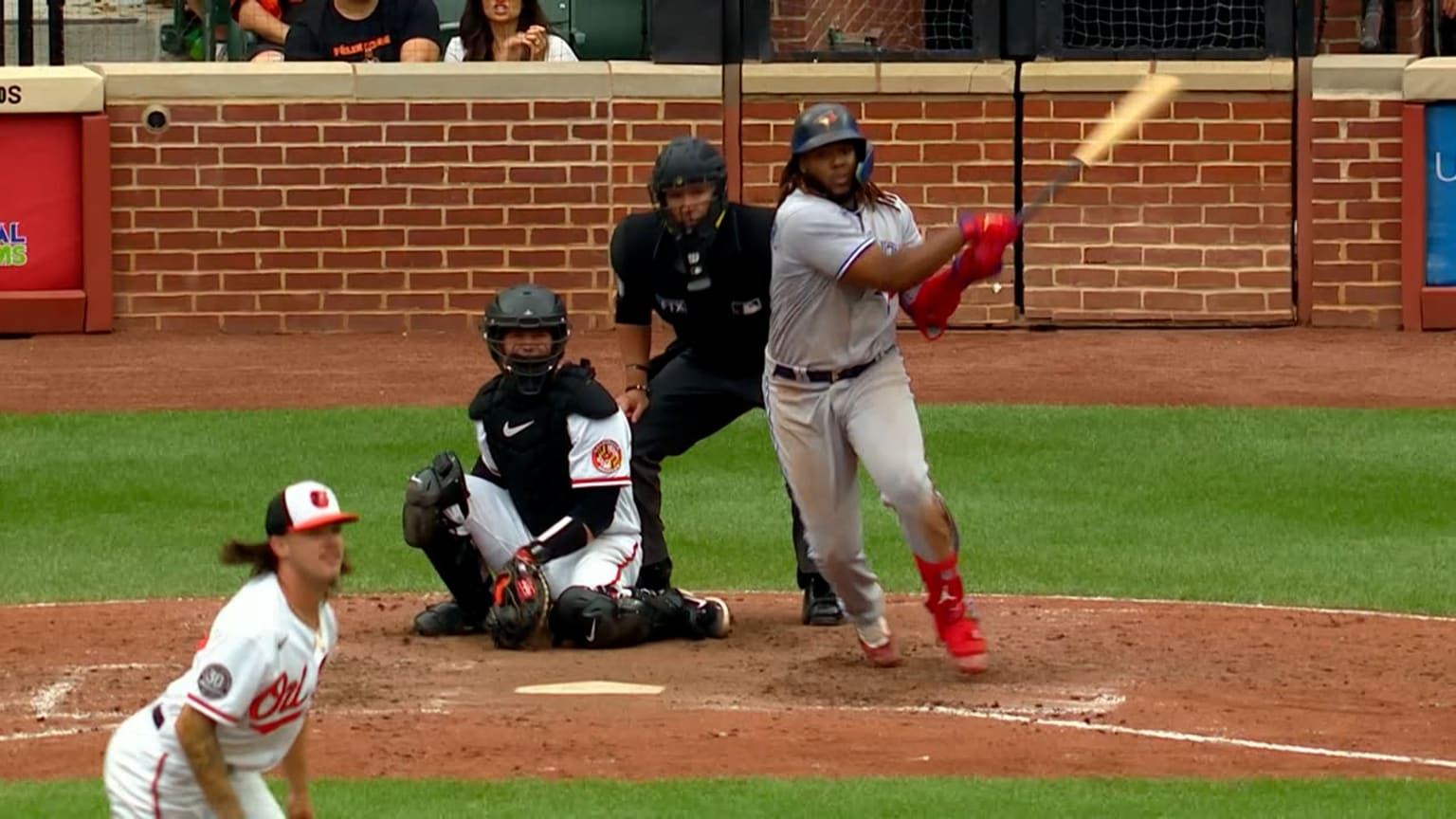 Vladimir Guerrero Jr. lines an RBI single to center | 09/05/2022 ...
