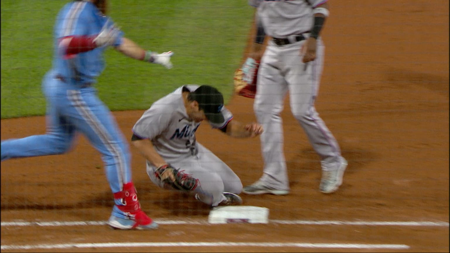 Richard Bleier's tough play at first confirmed | 09/08/2022 | Miami Marlins
