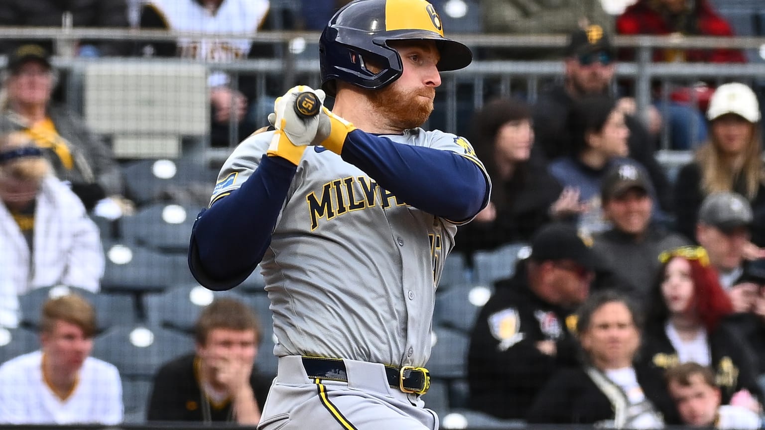Oliver Dunn adds insurance with single | 04/25/2024 | Milwaukee Brewers
