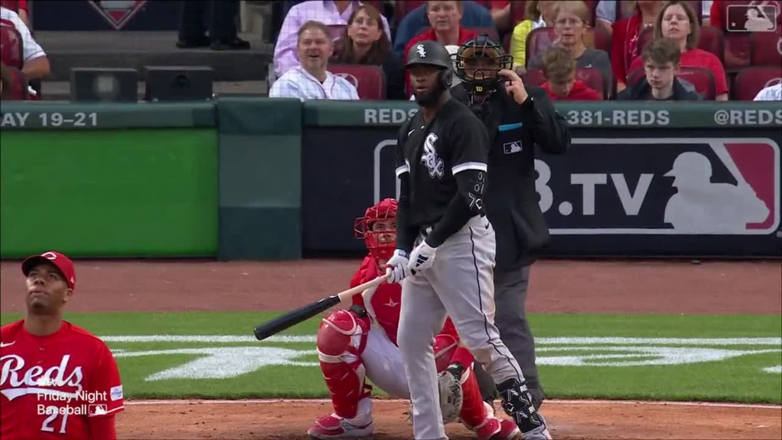 Luis Robert Jr. belts a two-run homer to center field | 05/05/2023 ...