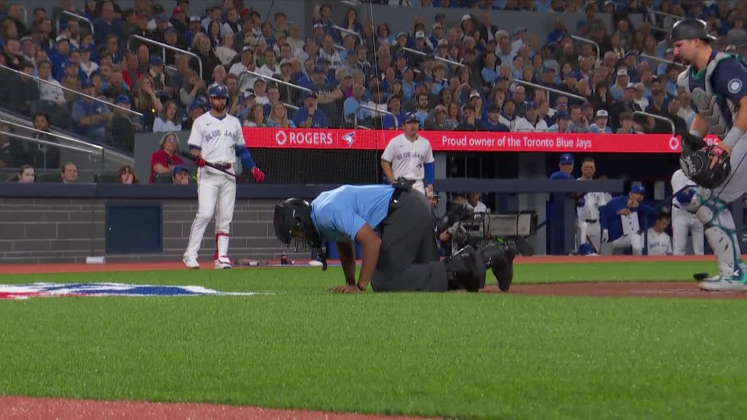 Umpire CB Bucknor stays in after foul ball hit | 04/08/2024 | MLB.com