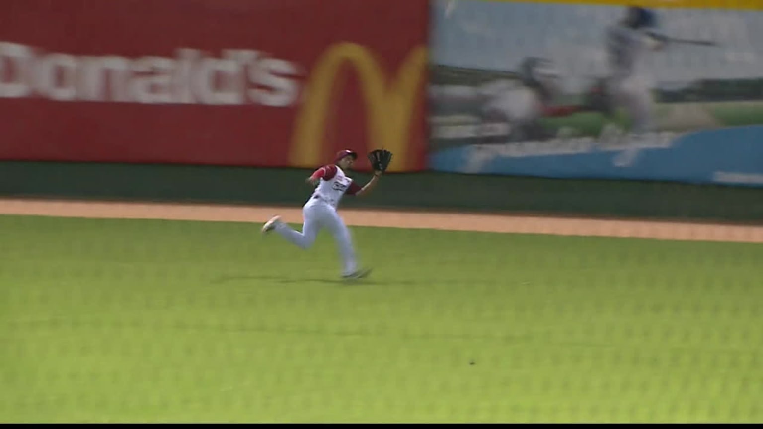 Melvin Mercedes realiza gran atrapada en el 8vo | 02/12/2023 ...