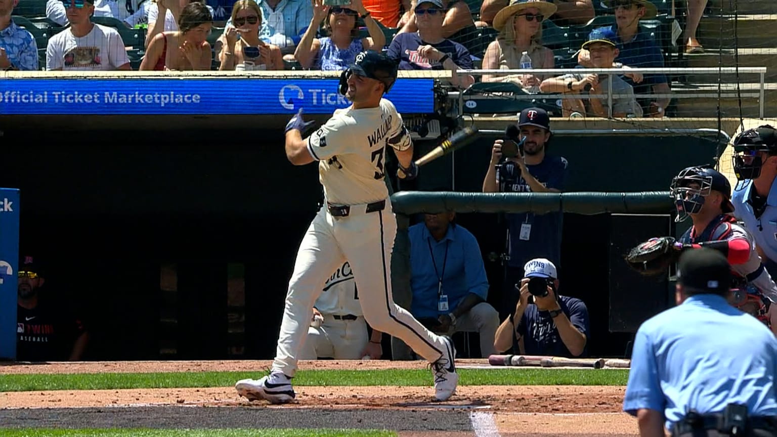 Data Viz: Matt Wallner's home run | 07/27/2025 | Minnesota Twins
