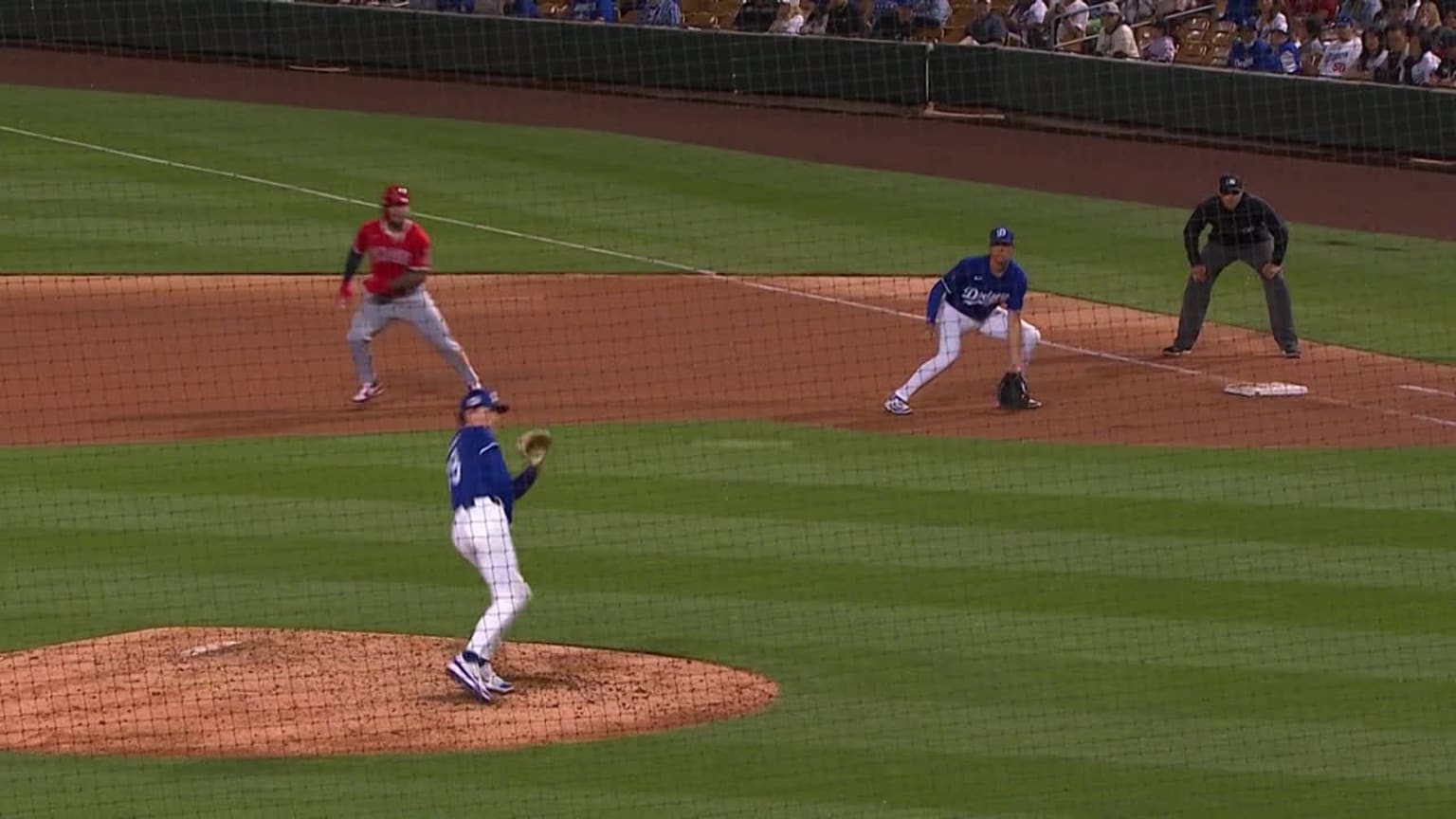 Justin Jarvis snags line drive to start double play | 02/28/2025 | Los Angeles Dodgers