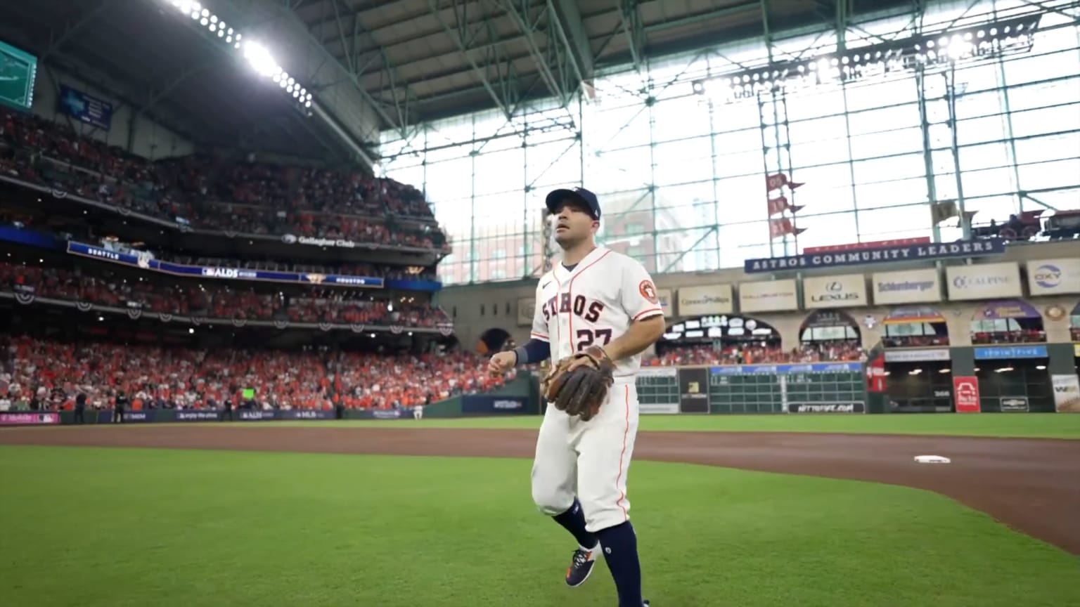 Astros infield runs onto the field | Creator Cuts | 10/11/2022 | MLB.com