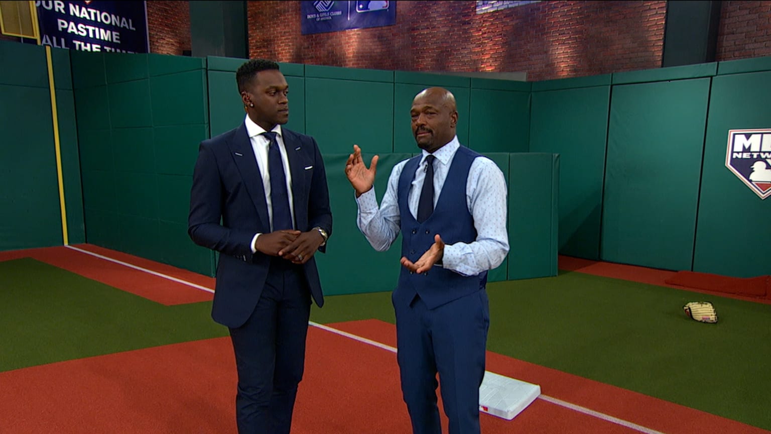 What runners can do to prevent being picked off | 08/15/2023 | MLB.com