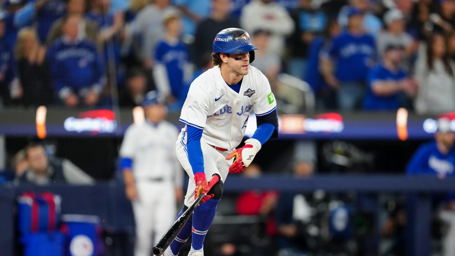 Clement sets franchise record postseason hit streak | 11/01/2025 | MLB.com