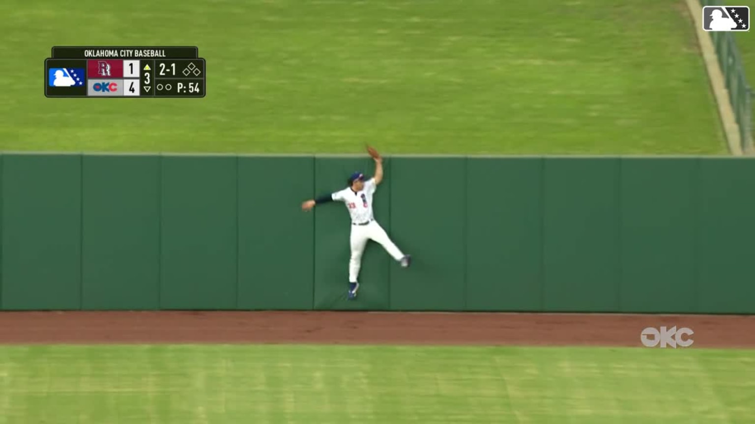 James Outman makes a leaping grab at the wall | 06/06/2024 | MLB.com