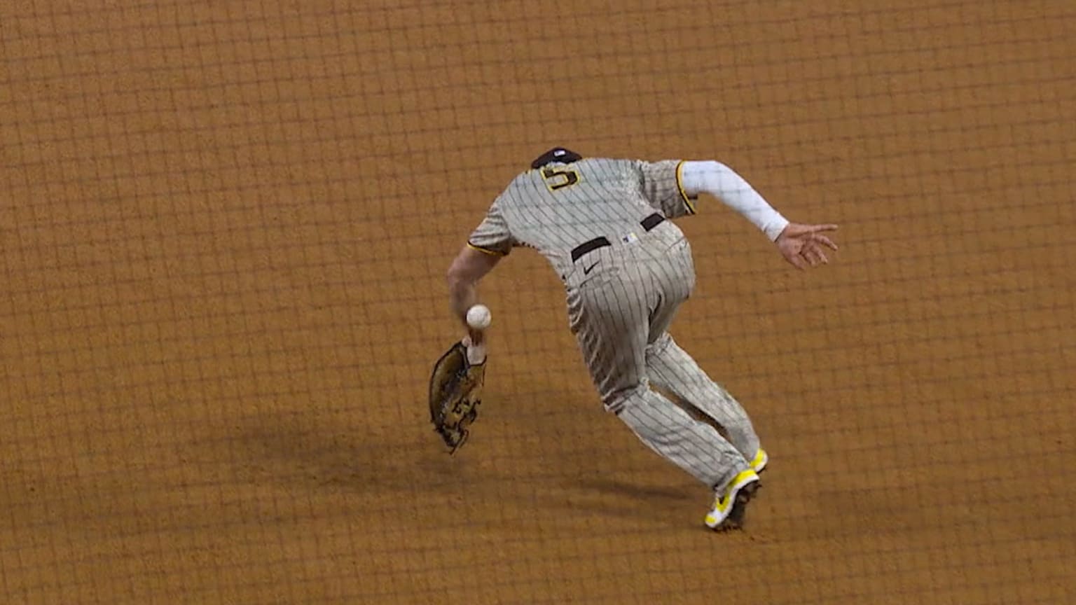 Max Muncy scores on a Wil Myers fielding error | 10/12/2022 | MLB.com