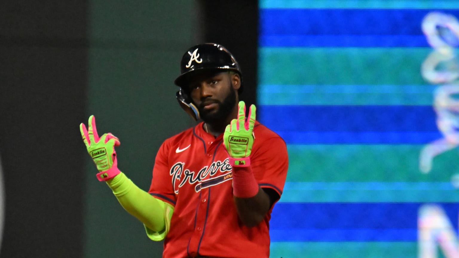 Michael Harris II doubles with a Scooby-Doo bat | 08/16/2025 | MLB.com