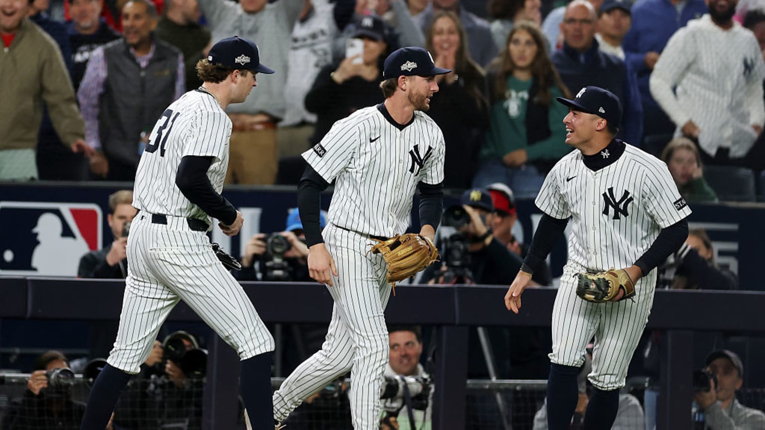 Yankees' lockdown defense in the 8th | 10/02/2025 | MLB.com