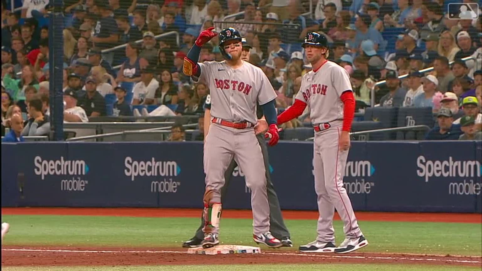 Alex Verdugo hits an RBI single to center field | 04/12/2023 | Boston Red Sox