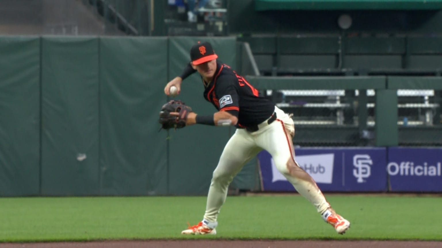 Tyler Fitzgerald makes a nice play to open the game | 07/27/2024 | San ...