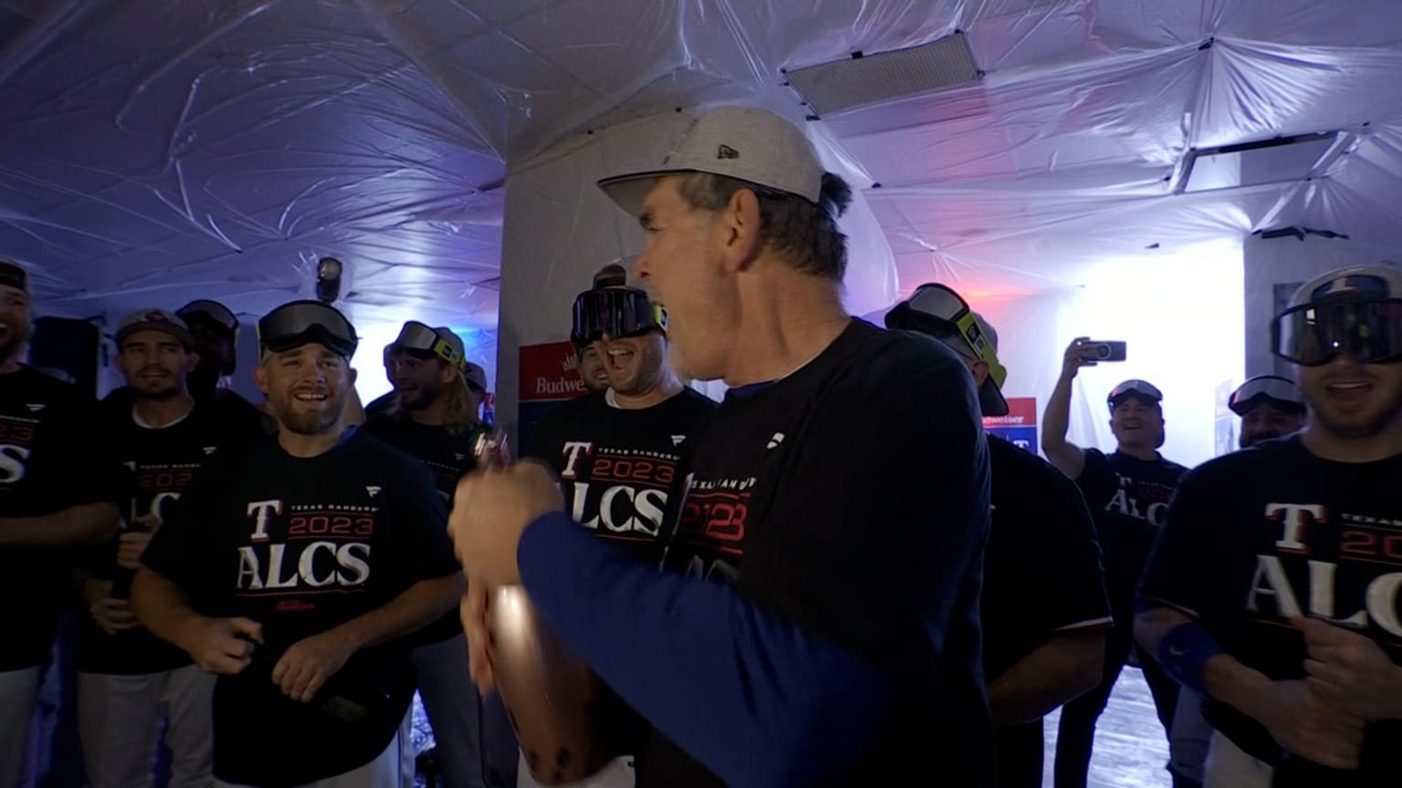 Bruce Bochy gives a speech in Rangers locker room | 10/10/2023 | Texas ...