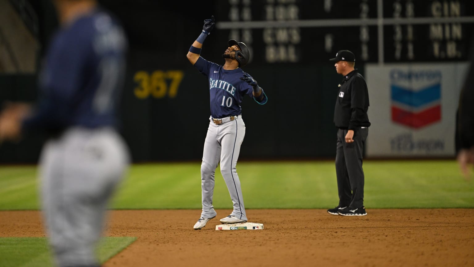 Victor Robles' two-run double | 09/04/2024 | Seattle Mariners