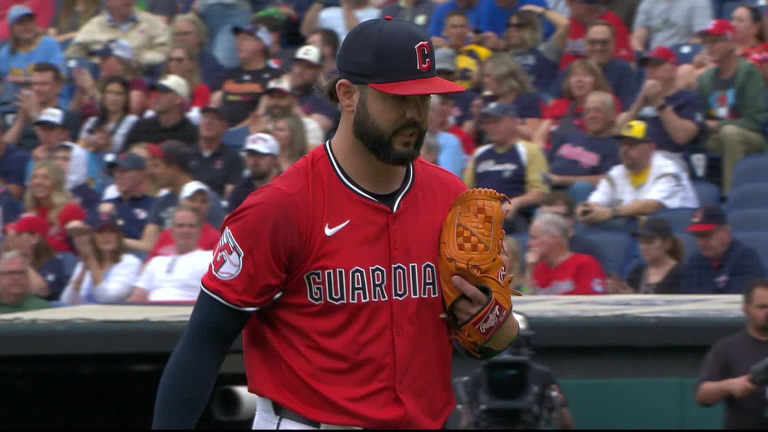 Jakob Junis escapes a bases-loaded jam | 05/12/2025 | Cleveland Guardians