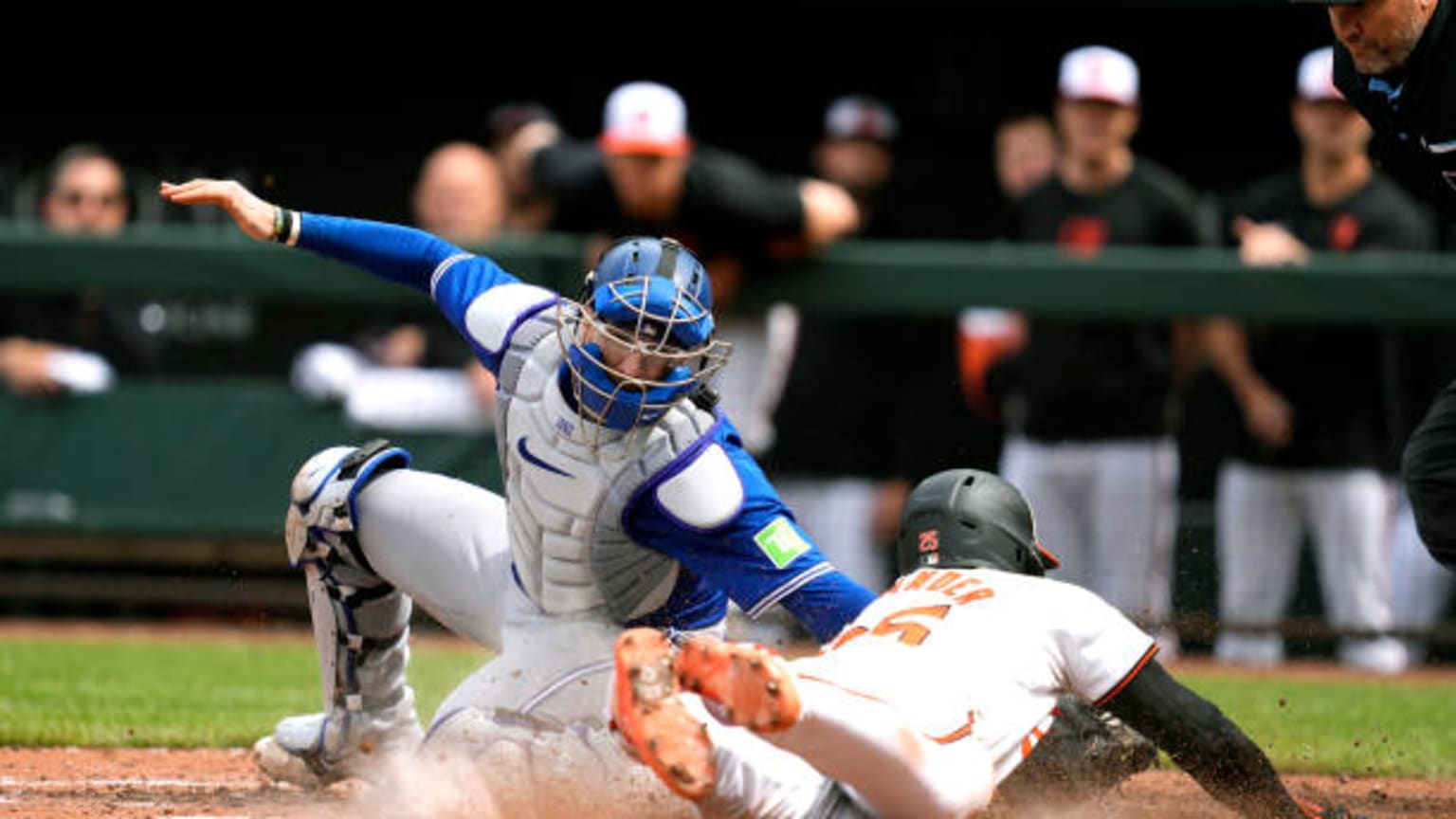 Vladdy throws out Santander at home after review | 05/15/2024 | San ...