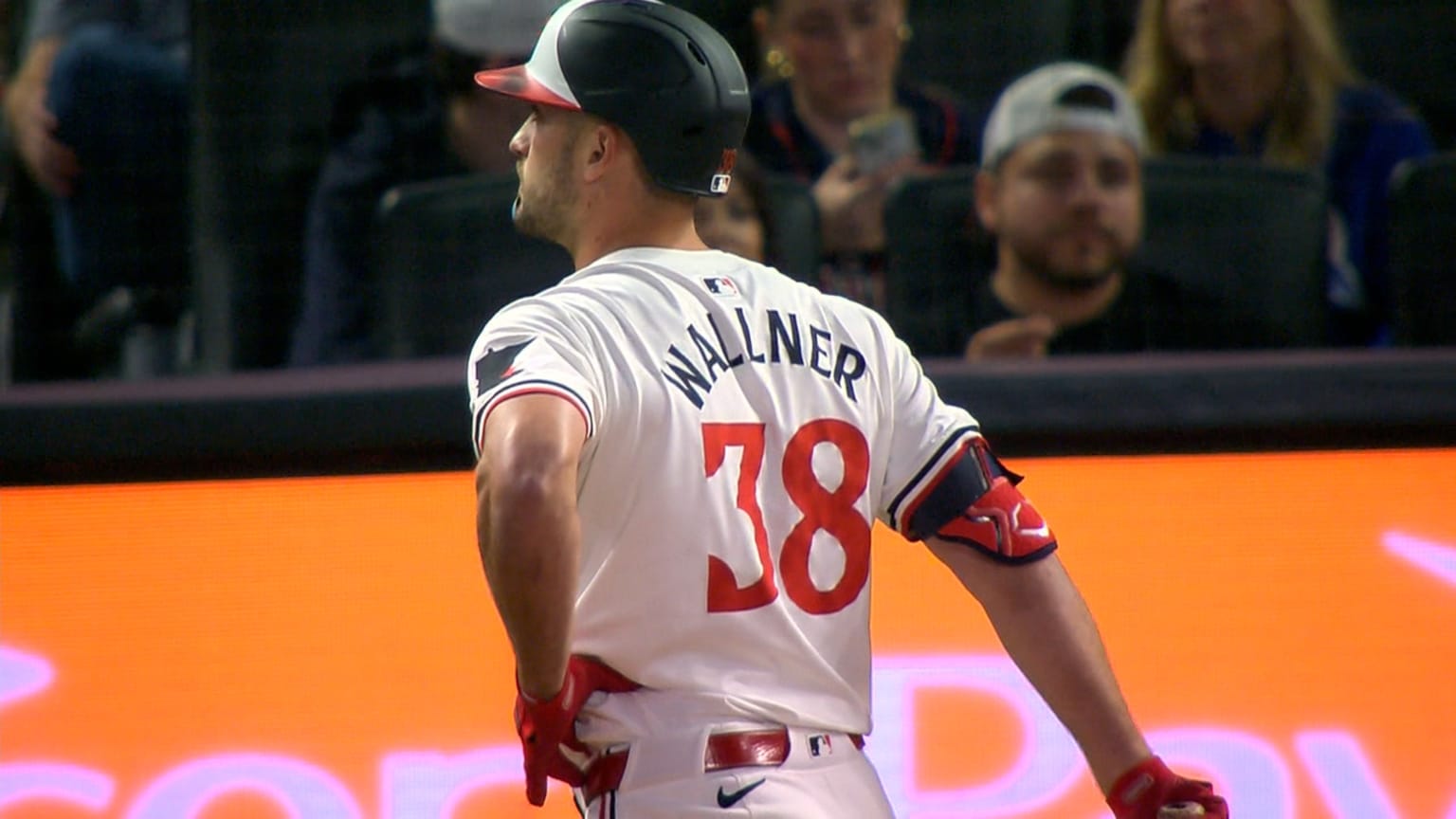 Matt Wallner sale del partido | 24/09/2024 | Los Twins de Minnesota