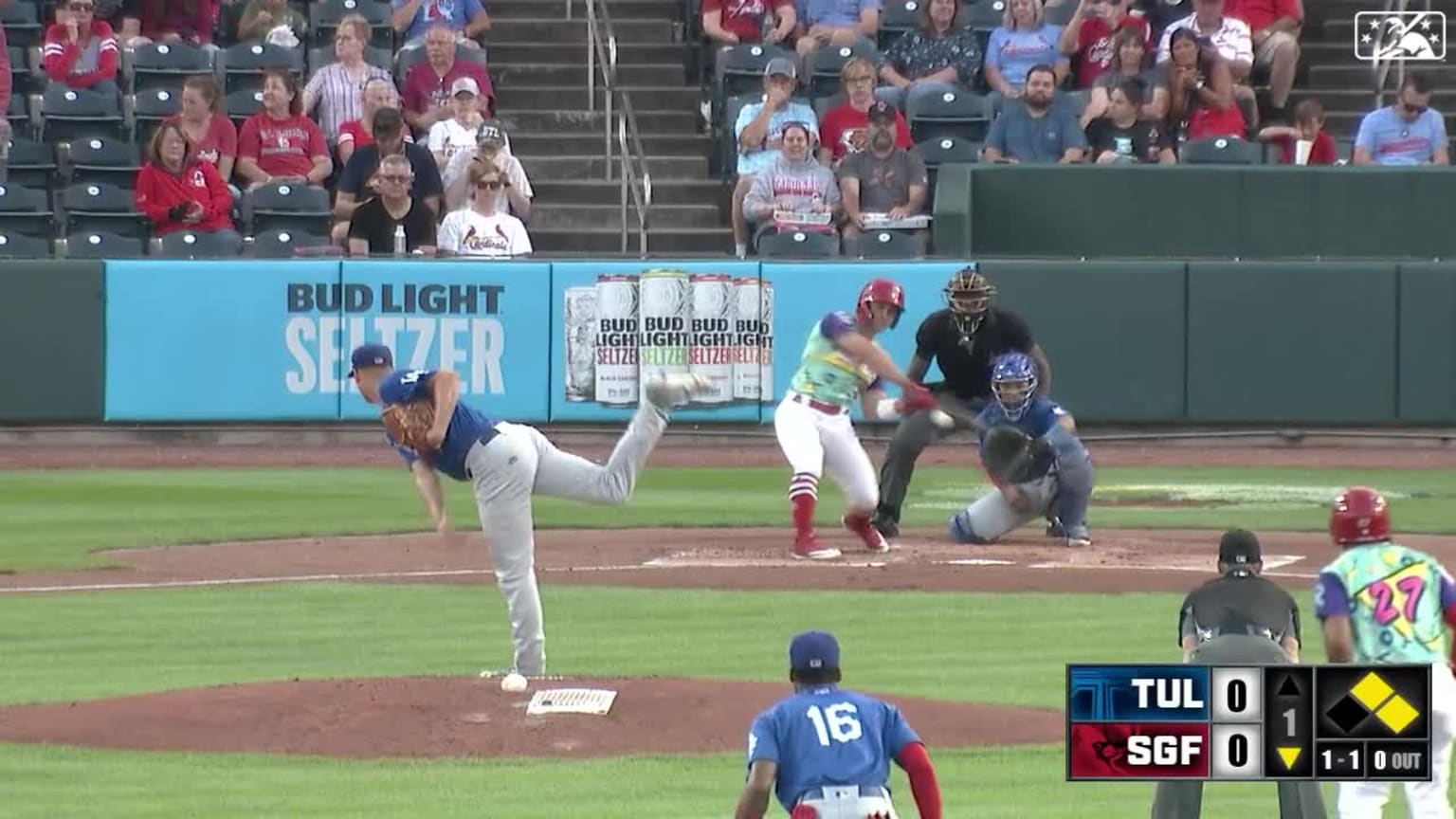 Mike Antico lines a three-run homer to right field | 09/09/2023 | Los ...