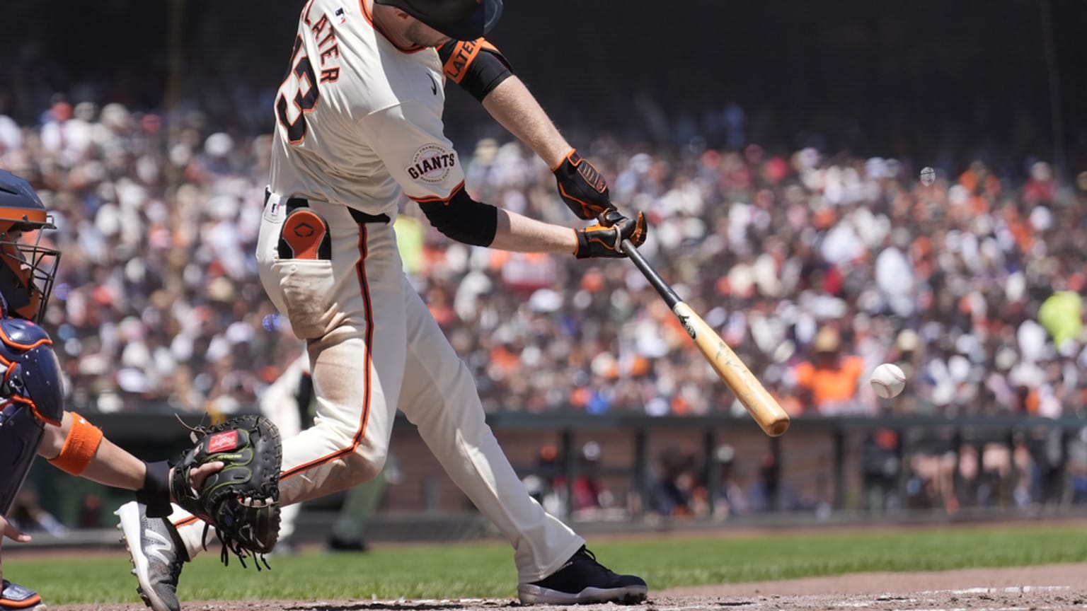 Austin Slater rips a two-run single | 06/12/2024 | San Francisco Giants